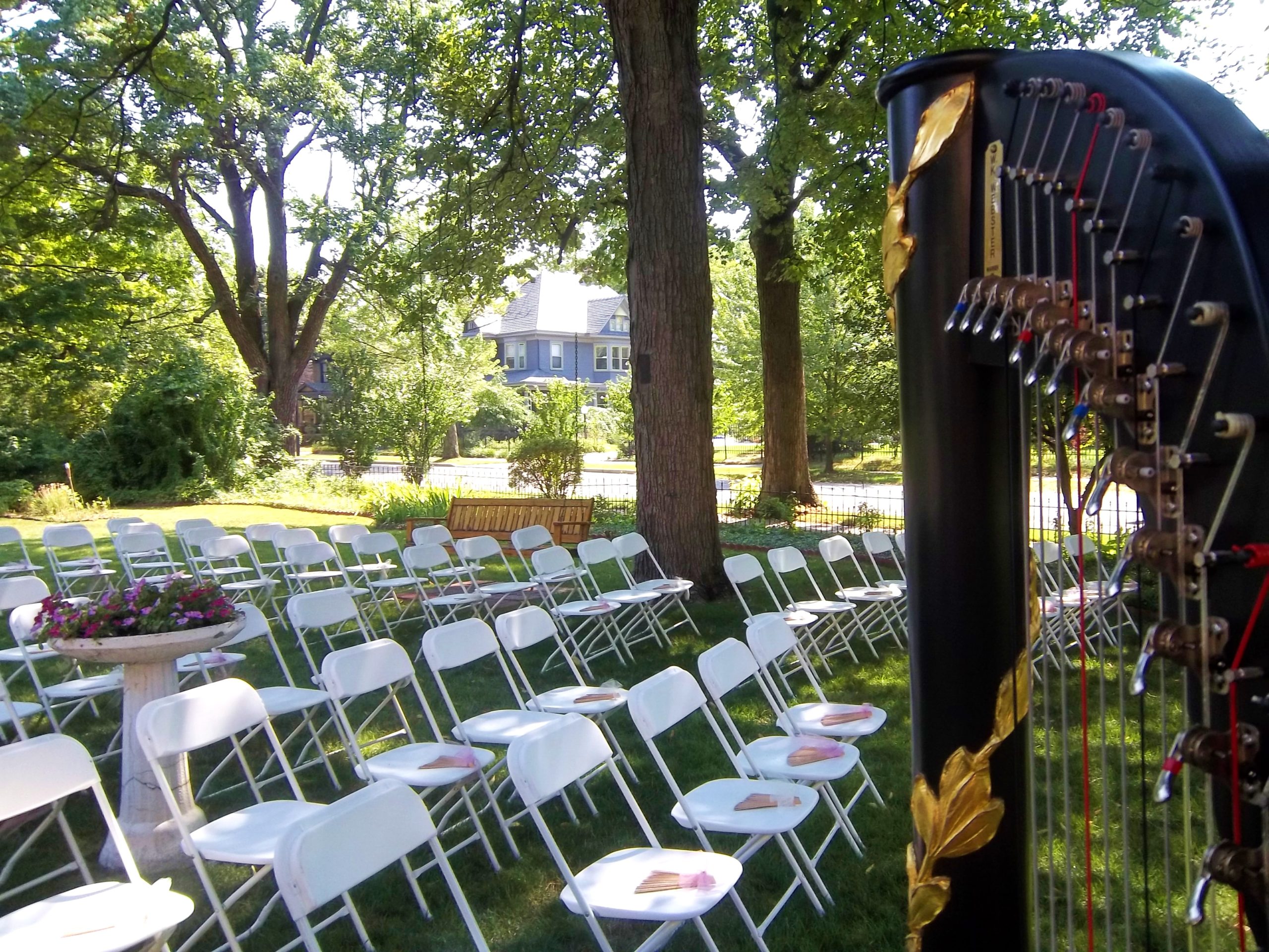 Oliver Inn Bed & Breakfast - The Classic Harpist